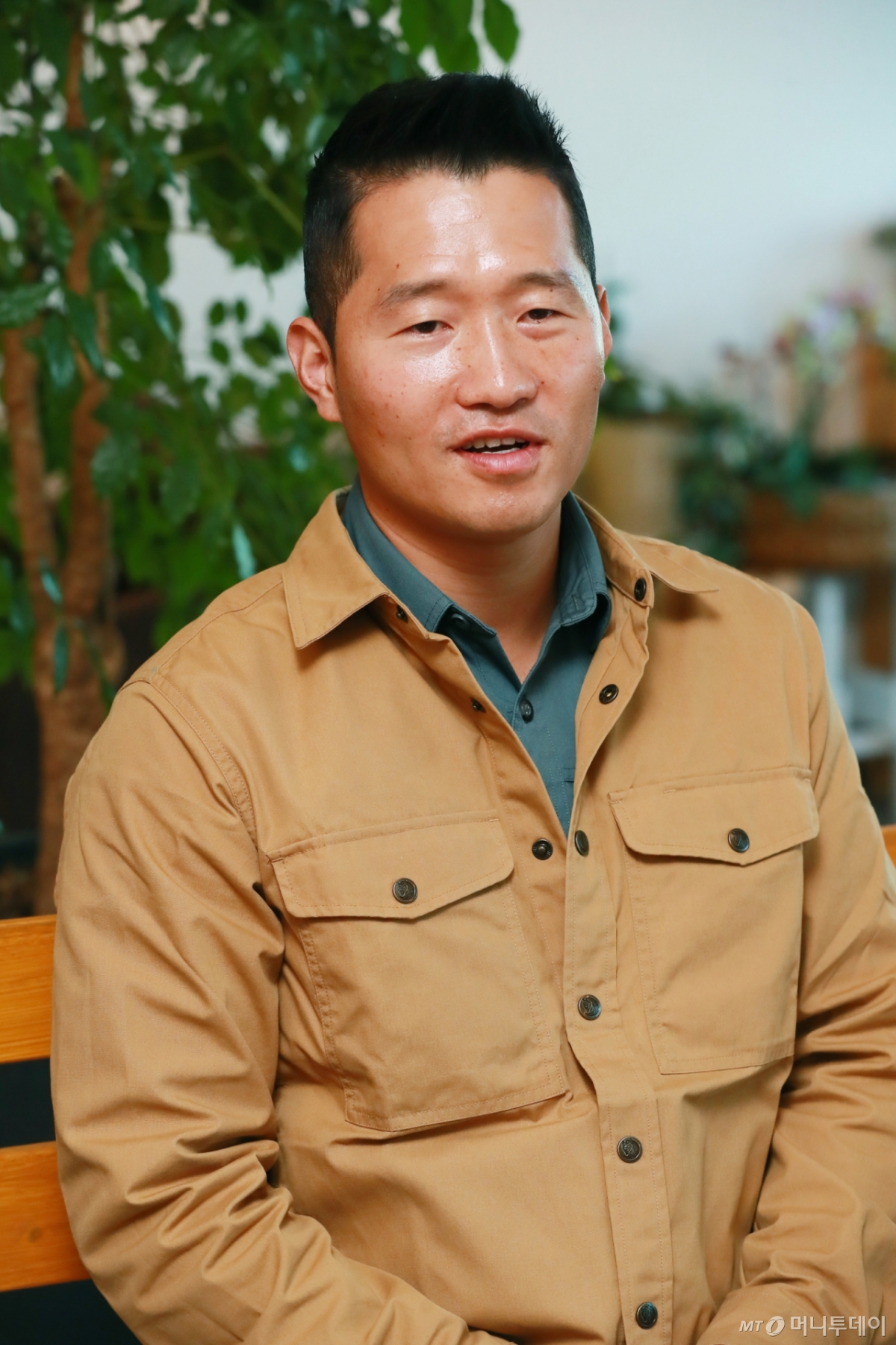 강형욱, '갑질 논란' 1년 만 방송 복귀 …'개와 늑대의 시간' 출연