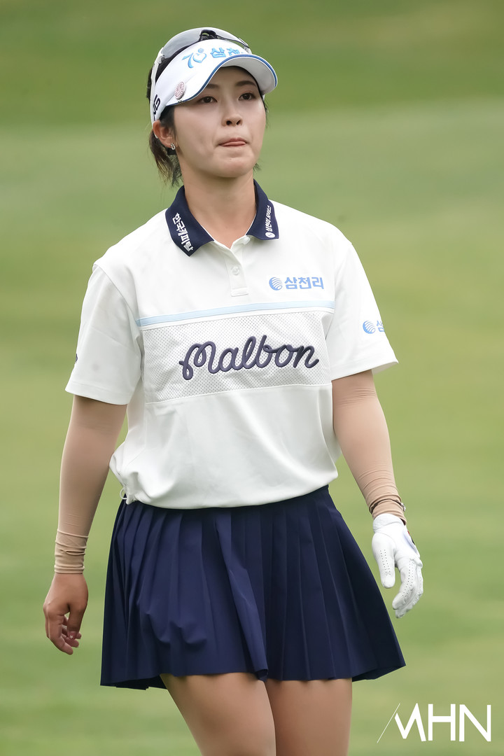 [mhn포토] 전예성, 복잡한 머리 속