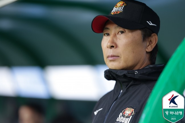 [K리그1 인터뷰] '기성용 포항 이적'에 입 연 김기동 감독 "팬들이 힘들어하는 모습, 마음이 무겁다"