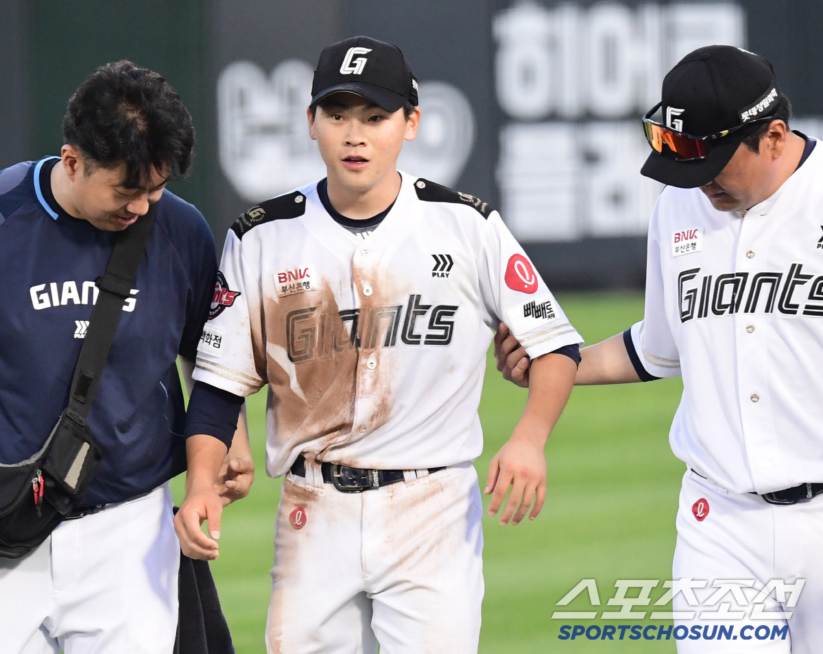 "2군에서 치나 여기서 치나..." 2루까지 달려 피 토했던 장두성 1군 복귀→2번 중견수 선발 출전. 쥐났던 박찬형도 6번 ...