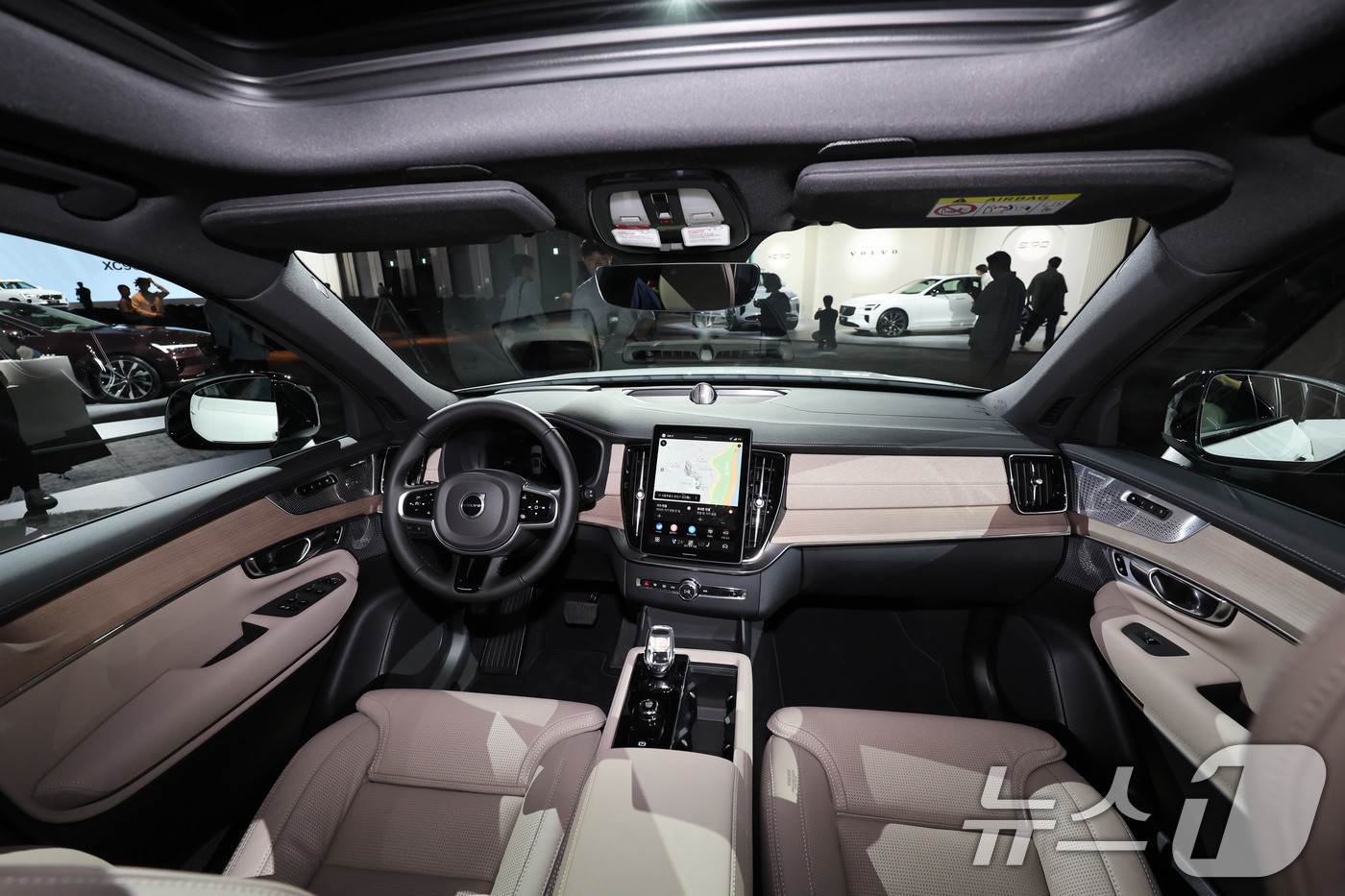 "1억 미만 유일 수입 프리미엄 SUV"…볼보XC90·S90 출시(종합)