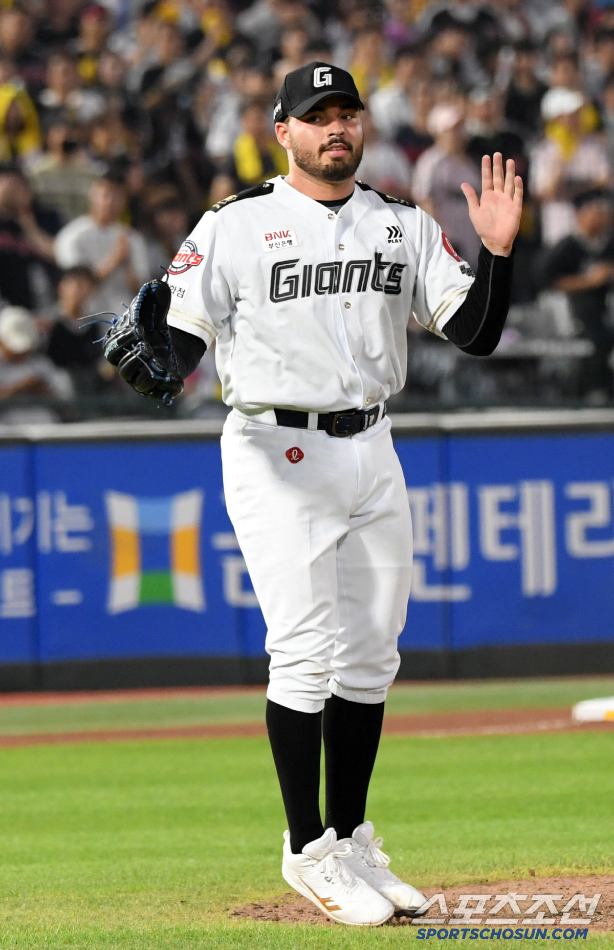 새 'LG 킬러' 탄생이요. 158km 감보아 6.2이닝 무실점 6연승+전준우 투런포+김민성 쐐기타 롯데 다시 1게임차[부산 리뷰]