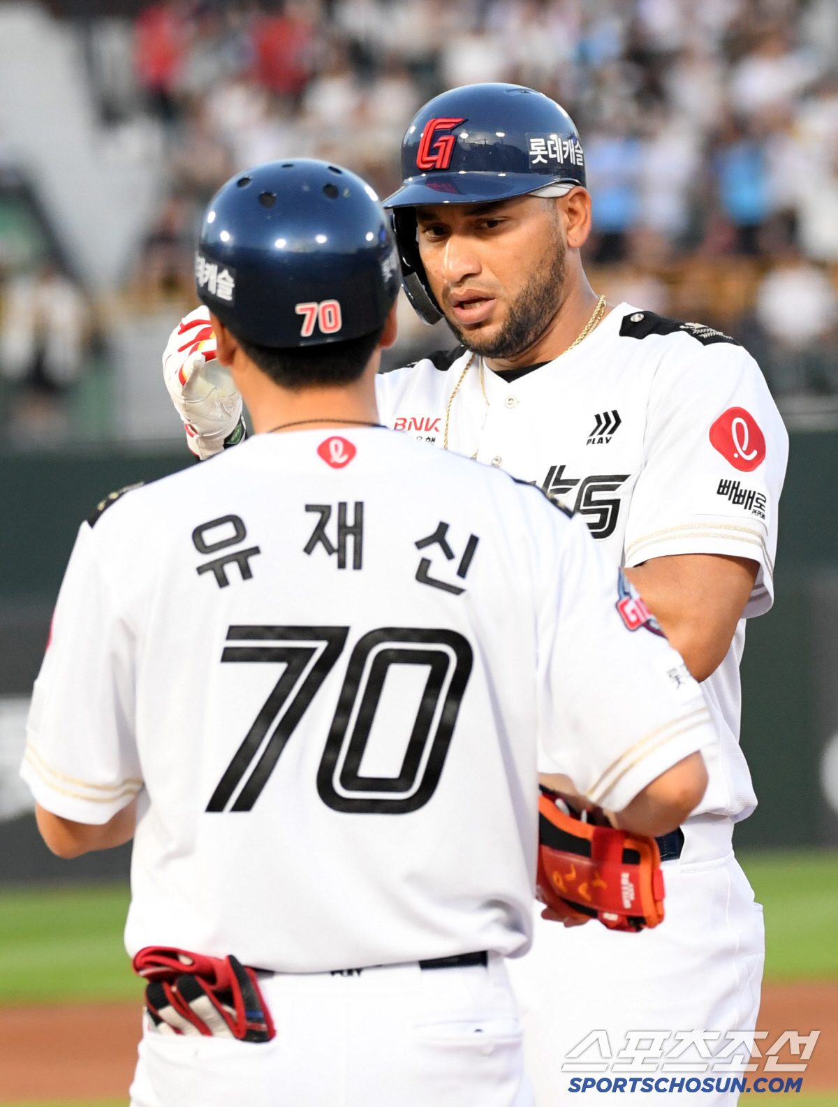 새 'LG 킬러' 탄생이요. 158km 감보아 6.2이닝 무실점 6연승+전준우 투런포+김민성 쐐기타 롯데 다시 1게임차[부산 리뷰]