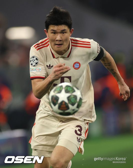 김민재 비싸다 팔고 GK 4명에 연봉 559억 낭비...레전드의 저격, "뮌헨, 너네 정신 나갔냐"