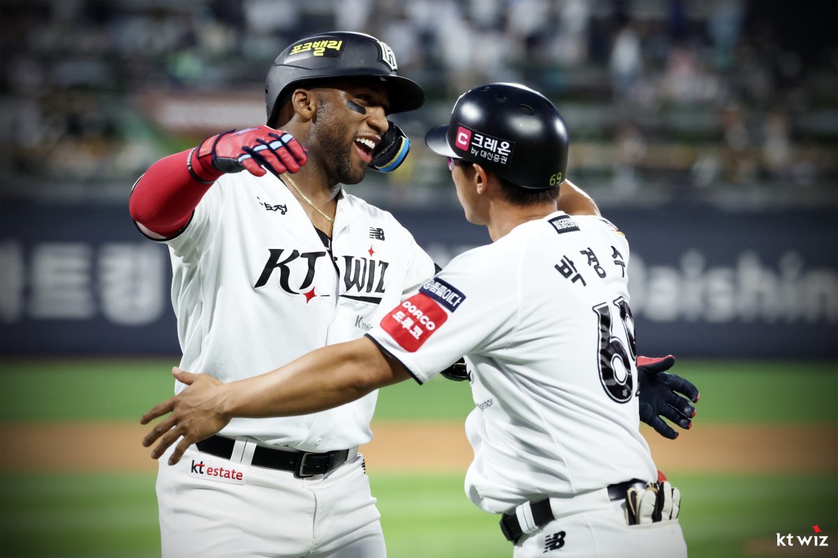전설 우즈 넘는 통산 175홈런 쾅…돌아온 KT 로하스, 역대 최고 외인 대관식과 함께 부활 [SD 수원 스타]