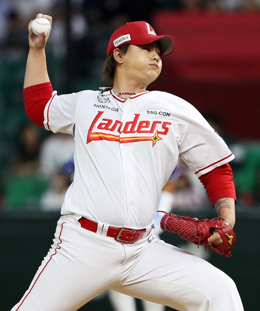 막내가 힘들다, 이제 SSG 이적생이 해줘야 할 무대… 꿈틀대는 강속구 투심, SSG 철벽 불펜 방어하나