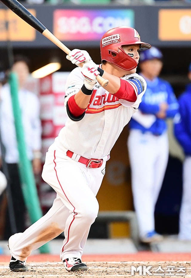 반등 계기 마련했다!…‘라일리 다승 공동 선두 등극+손아섭 3안타’ NC, SSG전 5연패＆2연패 탈출