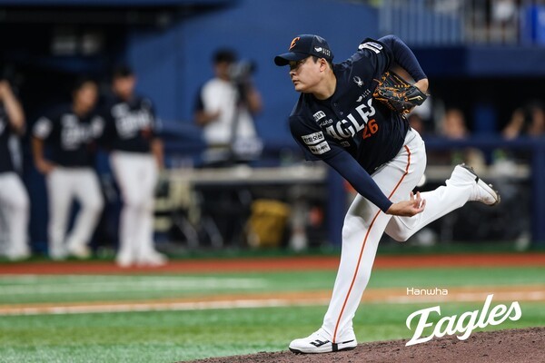 '161km 마무리' 못 나와도 괜찮아, '158km 경력자'가 있다! 고공행진 한화의 '언성 히어로' 한승혁을 잊으면 섭섭하다