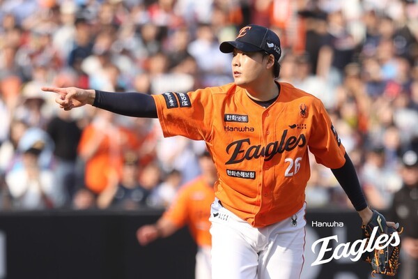 '161km 마무리' 못 나와도 괜찮아, '158km 경력자'가 있다! 고공행진 한화의 '언성 히어로' 한승혁을 잊으면 섭섭하다