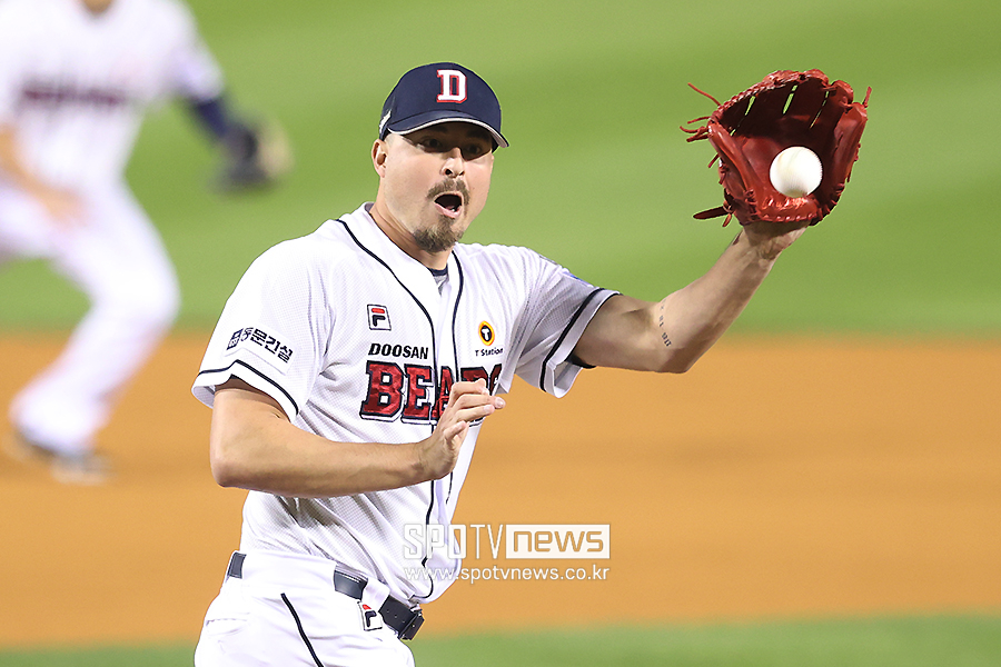 '고우석 155km 미쳤다' KBO 출신 동료보다 구속이 빠르다니, 이래서 LG로 안 돌아왔구나