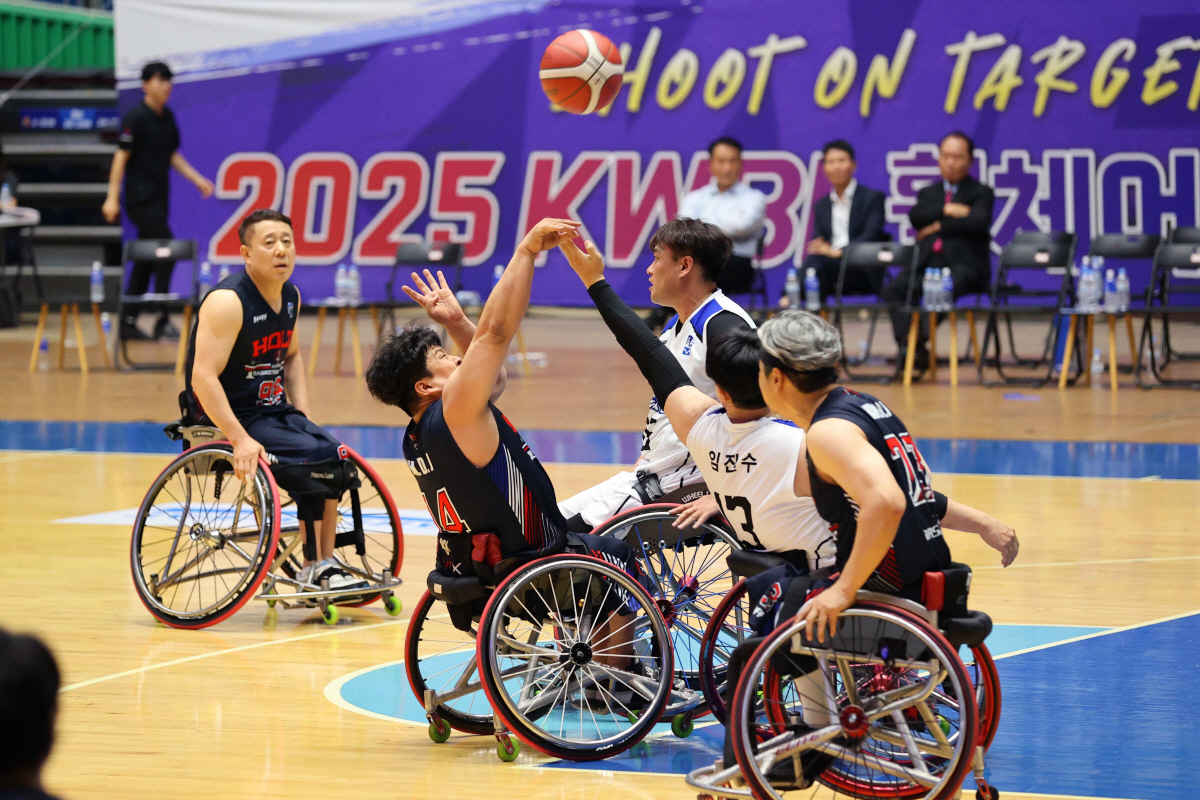 '열정과 농구공,그리고 1000명의 환호성'..."관중 없는 스포츠는 없다" 2025 휠체어농구리그의 새로운 도전