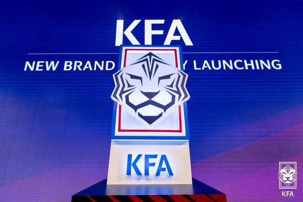 'VAR 없는' 동아시안컵…KFA, 대회 전 도입 타진했으나 FIFA 불가 통보 '규정 미비에 시간도 부족'