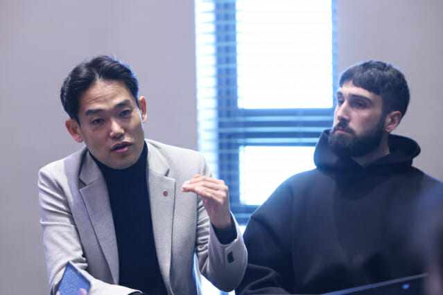 '오픈AI 대항마' 손잡은 LG CNS, 또 일냈다…추론형 LLM으로 '에이전틱 AI'서 승부수