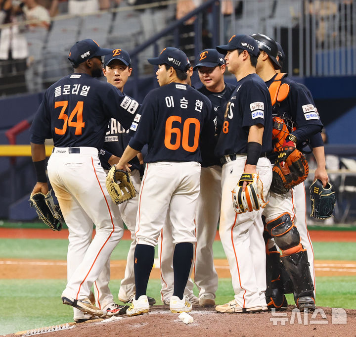 한화의 돌풍, 33년만에 전반기 1위…엘·롯·기 나란히 상위권[KBO 전반기 결산①]