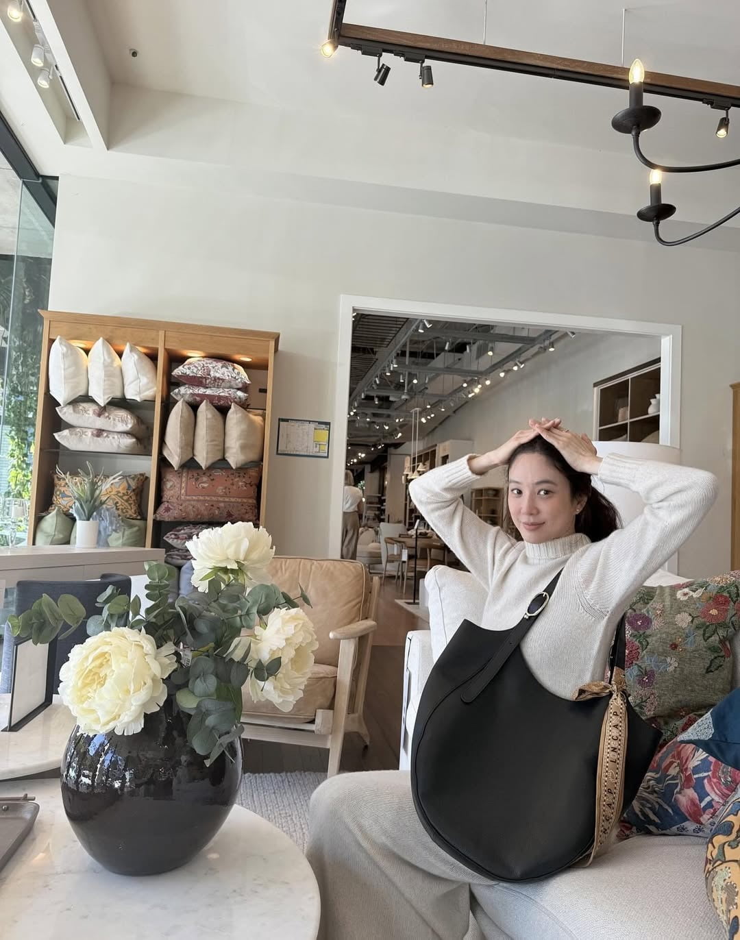 '44세' 정려원, 166cm 47kg 뼈말라 스펙에 부러움↑…'모든 옷 소화 가능'