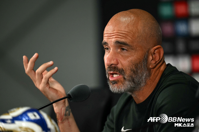 ‘세계 최고 리그’라며? EPL 자존심 걸렸다... 첼시, PSG의 전대미문 5관왕 막아설까···“보타포구가 PSG를 잡는 게 축구”