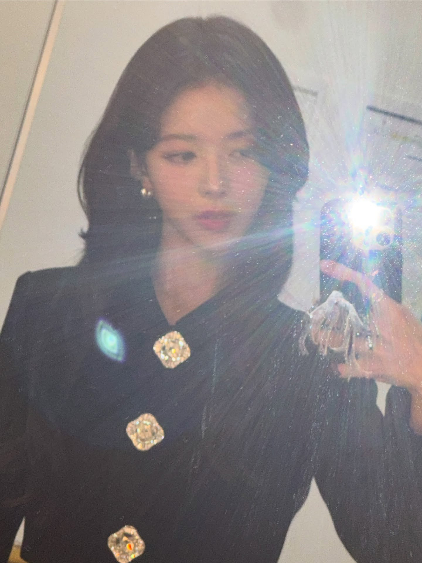 "165에 39kg"이라고 밝혔던 걸 가장 후회한다는 여배우의 프레피 셔츠 패션 | 패션연구소