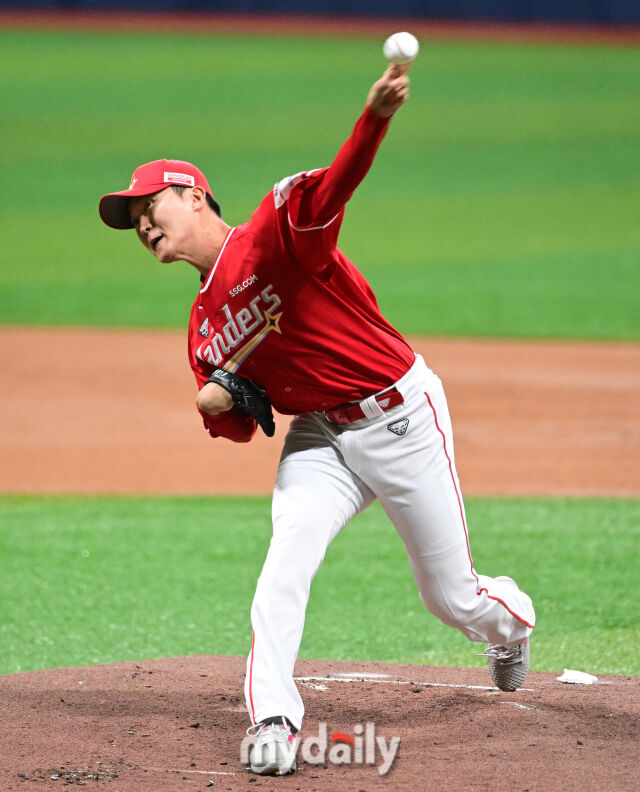 '2G→30G' KBO 최저 연봉 1차지명 좌완, 군입대가 신의 한 수였나…"확실히 방향성 성립+책임감 생겨"