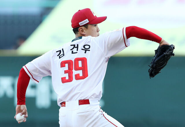 '2G→30G' KBO 최저 연봉 1차지명 좌완, 군입대가 신의 한 수였나…"확실히 방향성 성립+책임감 생겨"