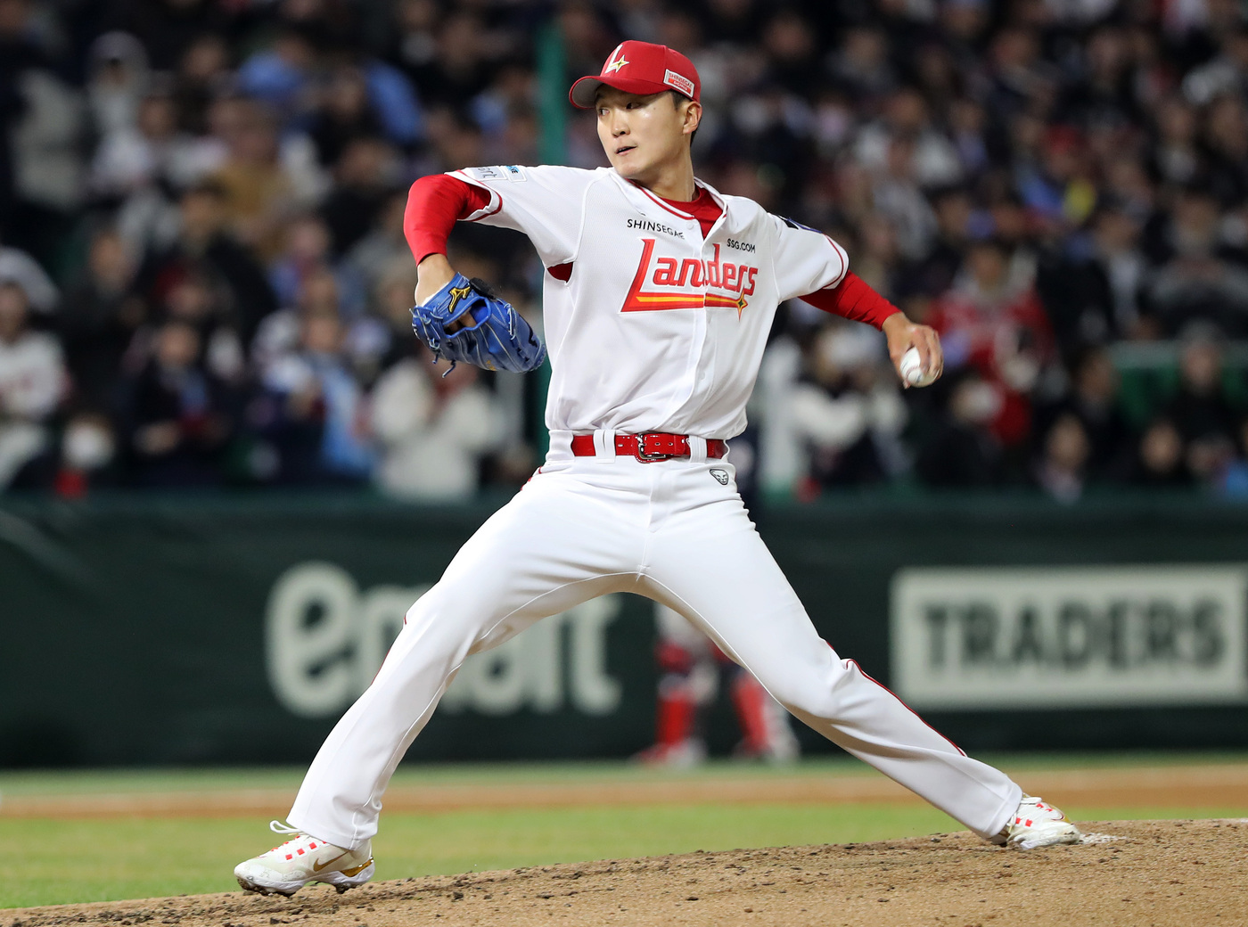 SSG 김건우, 데뷔 5년 차에 첫 승…"다음 목표는 100이닝 투구"