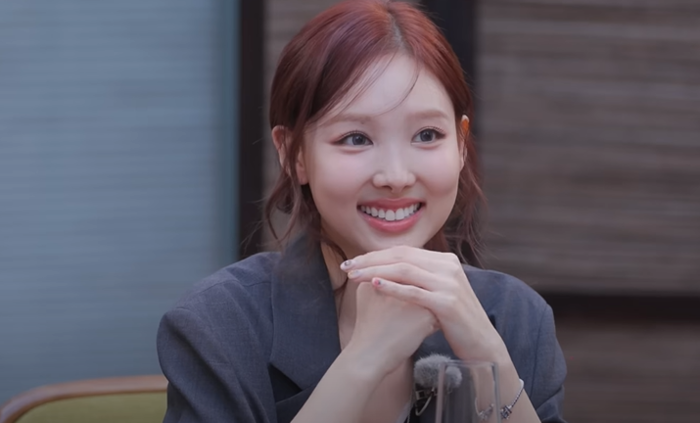 지효, JYP 20주년 ‘이십돌잔치’ 현장…트와이스→세븐틴까지 총출동