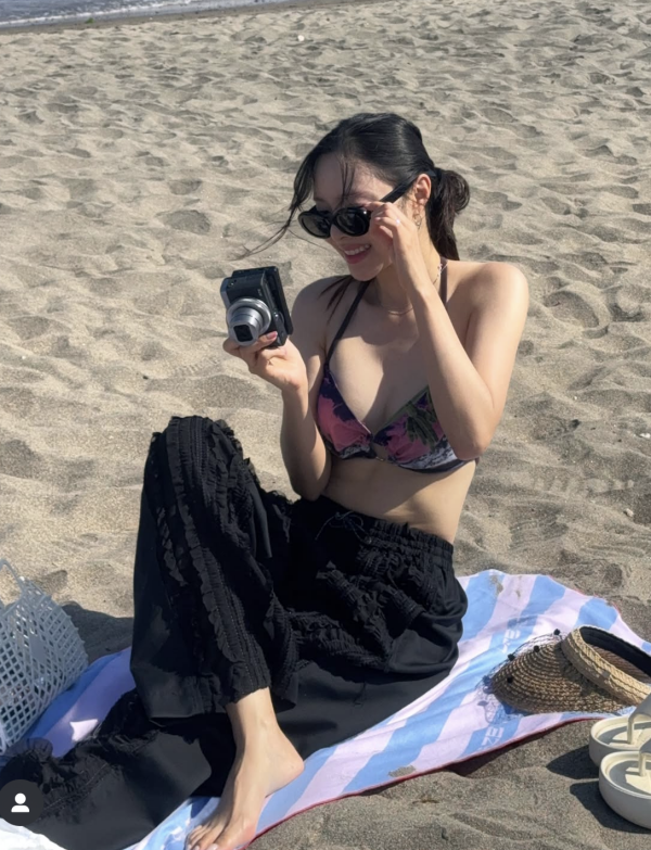 '42kg' '♥박성광' 이솔이, 힙한 비키니 꽉 채운 볼륨감… 청순 글래머 자태