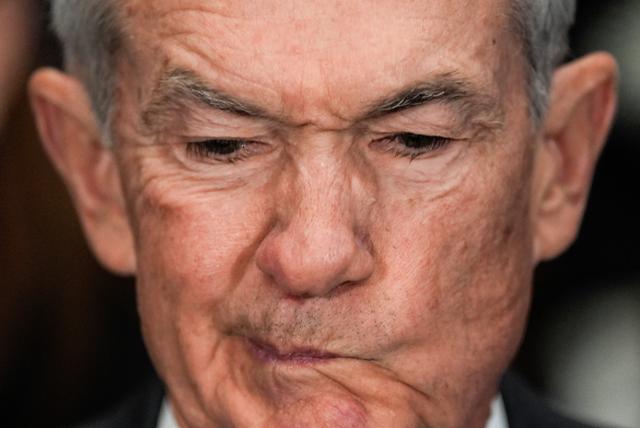 '트럼프 관세' 물가 여파 가시화… 다이먼, '금리 인하 압박' 트럼프에 일침