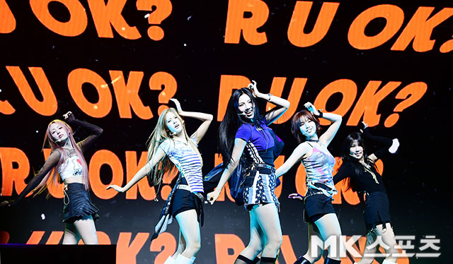 “무기는 퍼포먼스”…이프아이만의 자신감 ‘r u ok?’ [MK★컴백]