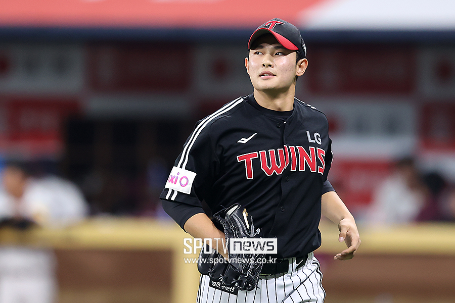KBO 초특급 에이스보다 구속이 빨랐다…춤추고 157km 던진 LG 괴물루키, 벌써부터 후반기 행보 주목