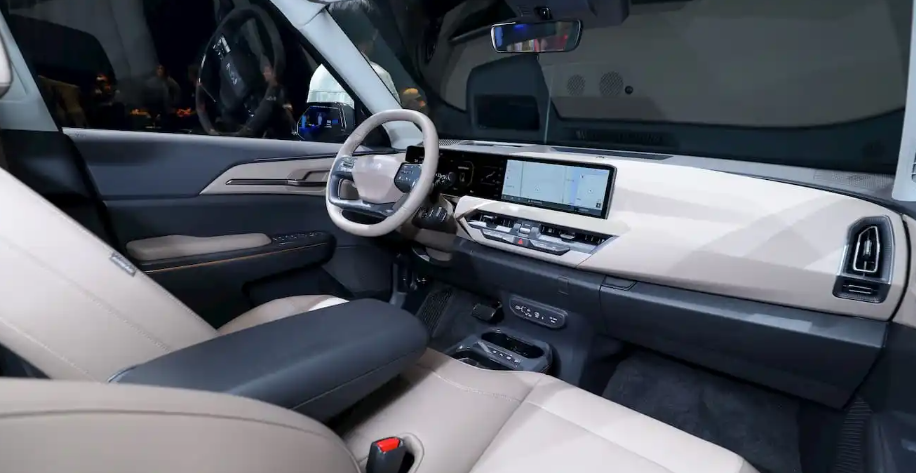 EV5 출시 앞두고 커지는 아쉬움…"LFP 모델은 왜 안 나오나요?" | M투데이