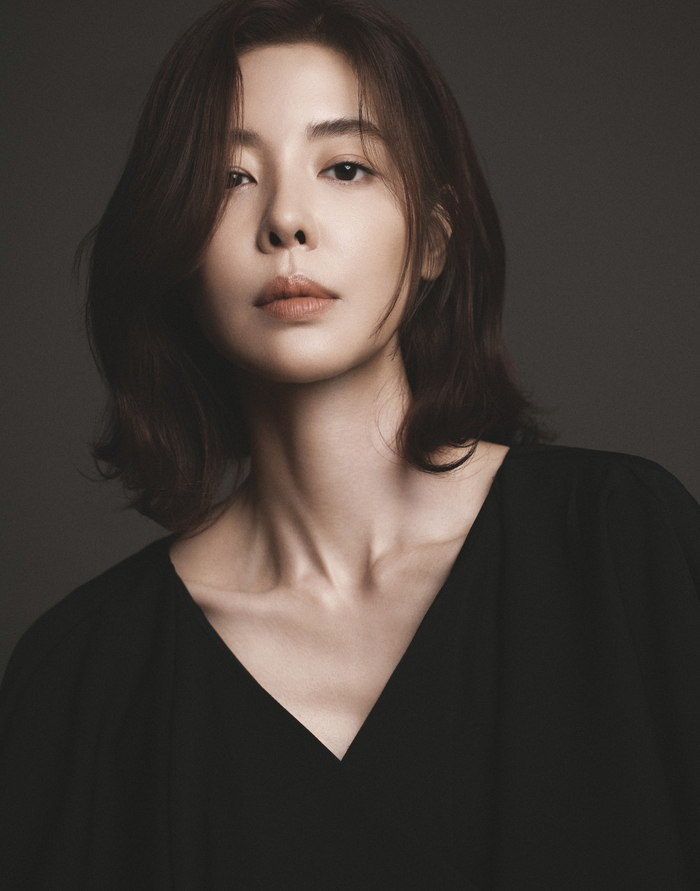 KIA, NC와 시리즈서 프로골퍼 박현경, 배우 김규리 승리기원 시구