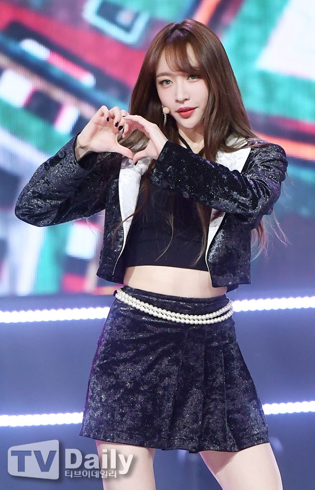 '결혼 발표 후폭풍' 신지·적재·하니, 축하 대신 악성 댓글에 몸살 [이슈&톡]