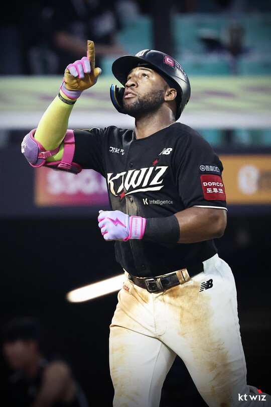 외인 타자 고민인 SSG-kt wiz, 플로리얼 카드 고려할까[초점]