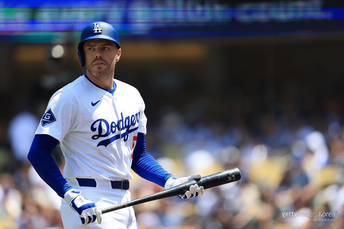 ‘LA 다저스 휴~’ HBP 후 교체된 프리먼, 골절상 피했다