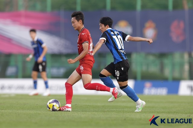 [BE.현장] '리턴매치 결승전... 결과는 또또!' 부산 U18 개성고, 인천 대건고 4-0 꺾고 9년만에 K리그 유스 챔피언십 탈환... '괴물' 이호진은 6골로 득점왕