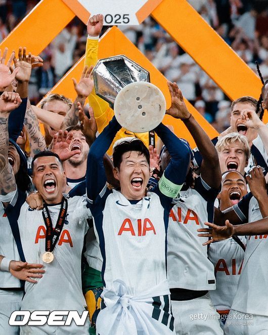 "손흥민 충격 이적 떠오른다" 美 LAFC 러브콜 진짜다!..."372억 준비→레비 회장 유혹하기 충분해"