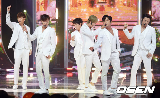 신화창조가 더 신났네..'46세' 이민우, 26억 사기 딛고 늦장가 '팬들 울컥' [Oh!쎈 이슈]