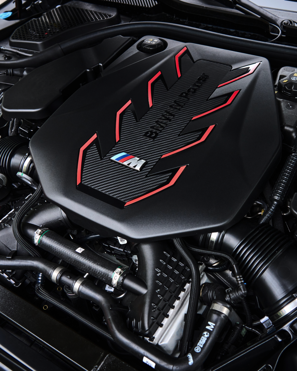 벤츠는 4기통 넣을 때, BMW는 직렬6기통 살렸다 | EV-Hotissue