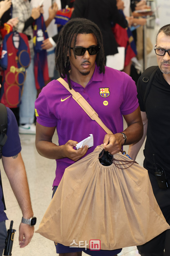 [포토]내한한 FC바르셀로나 DF 쥘 쿤데