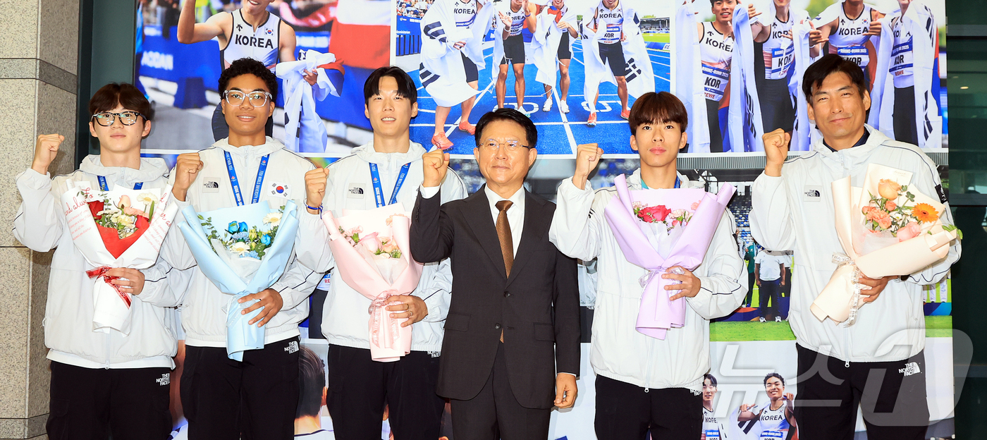 육상 남자 계주 400m 대표팀, 하계U대회서 금메달