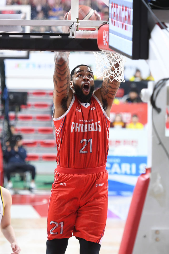 KCC, MVP 출신 숀 롱 잡았다…2옵션은 드완 에르난데스