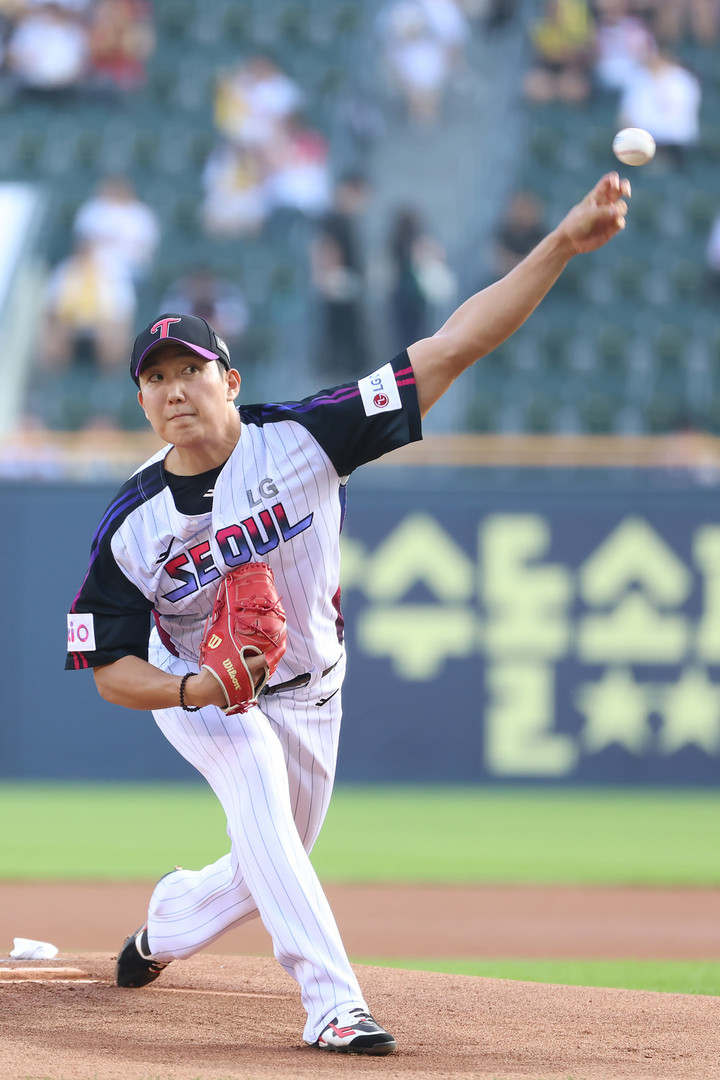 '최고 154km/h' 던진 kt '뉴페이스' 외인과 LG '1라운더 좌완' 잠실서 맞붙는다