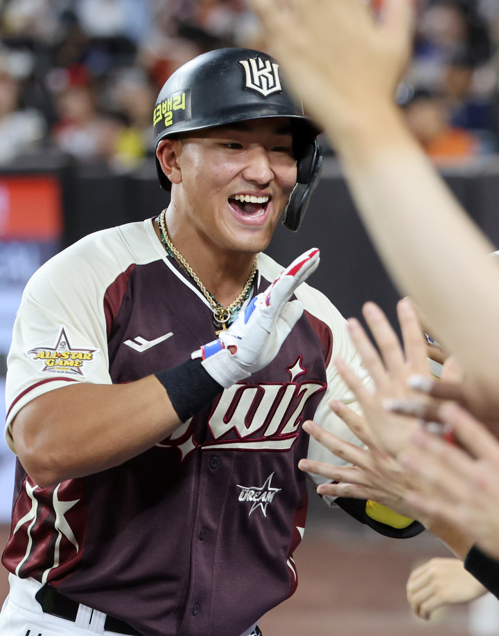 '최고 154km/h' 던진 kt '뉴페이스' 외인과 LG '1라운더 좌완' 잠실서 맞붙는다