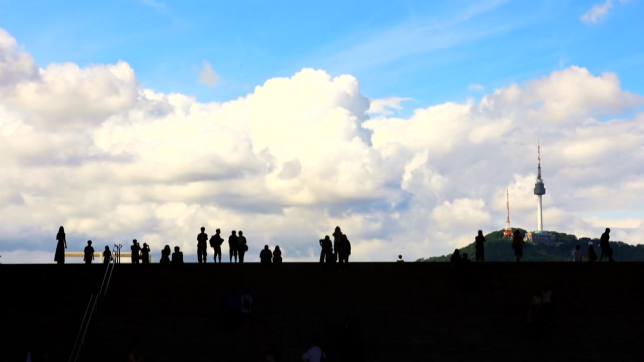 "YTN서울타워의 변신은 무죄"...랜드마크로 도장 '꾹'