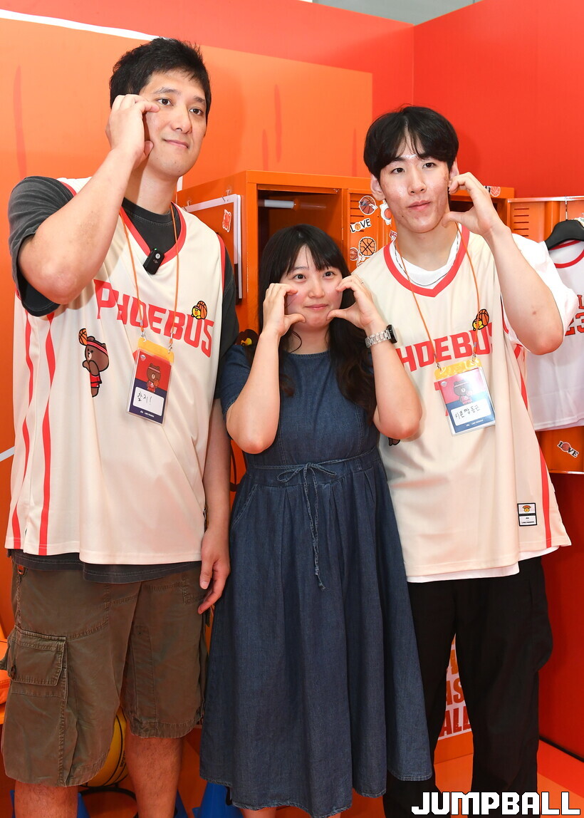 ‘KBL 출범 후 첫 팝업스토어 개최’ 현장 찾은 함지훈 “팬들을 위해 꼭 필요한 것 같아요”