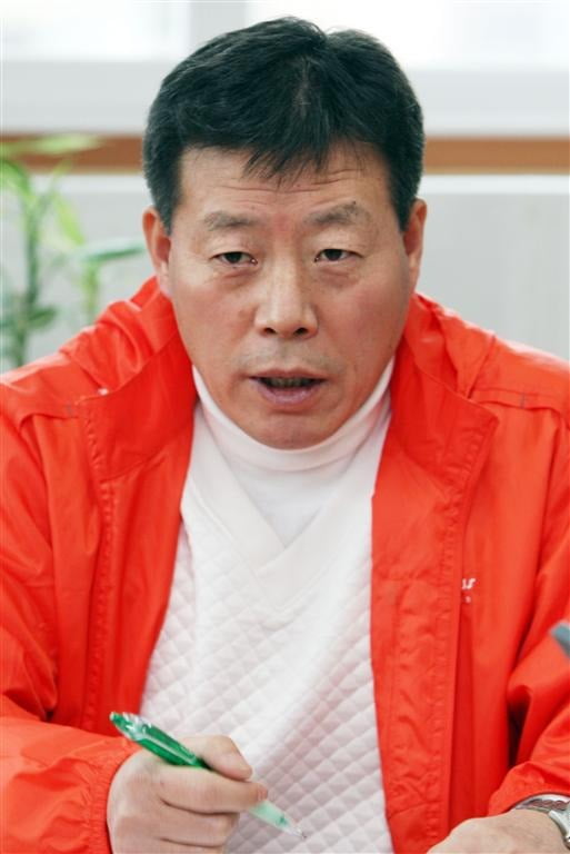 '7대륙 최고봉 등정·3극점 도달' 허영호 대장, 담도암으로 별세