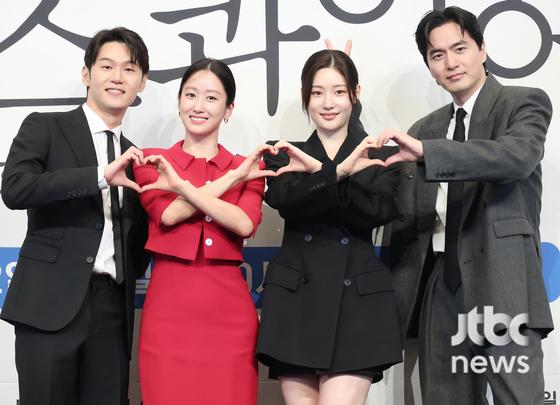 “이건 진짜다!”…'에스콰이어' 이진욱·정채연의 12색 법정 드라마(종합)