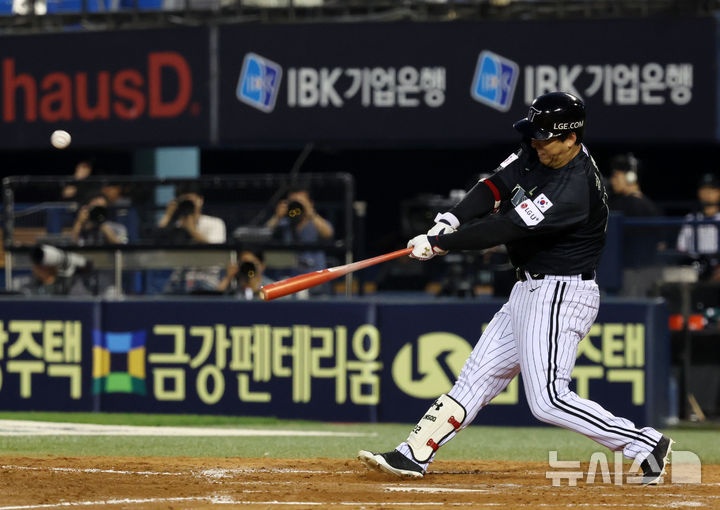 LG 김현수, 개인 통산 1500타점 금자탑…KBO 역대 3번째
