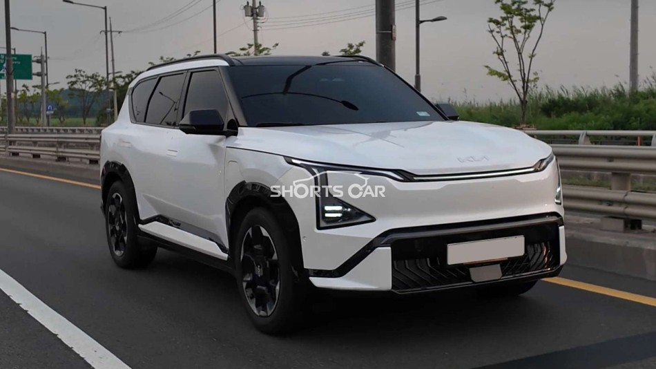 "스포티지 대신 사볼까?" 기아, 전기 SUV 'EV5 GT-라인' 포착. 예상 가격은? | M투데이
