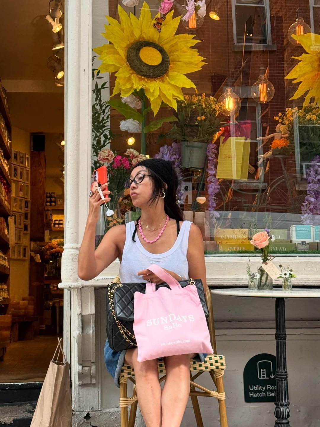 '62세' 황신혜, 나이 믿기지 않는 탄탄한 몸매…'166cm 48 kg 관리 얼마나 하길래'